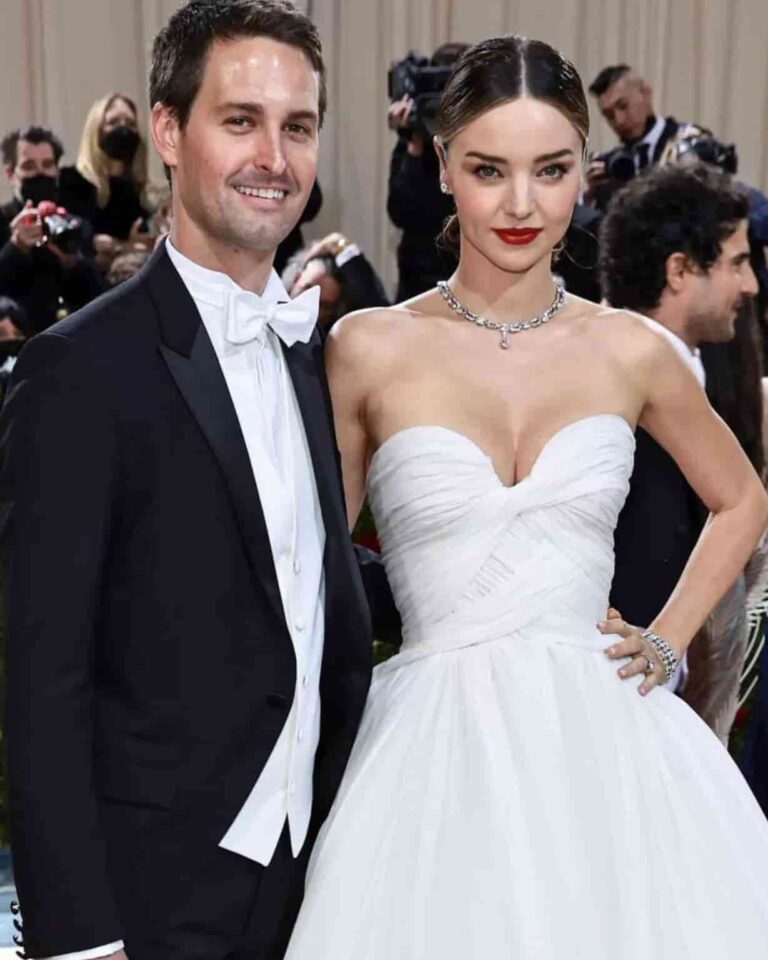 Evan Spiegel biography in english (Founder of Snapchat and Ceo of Snap ...