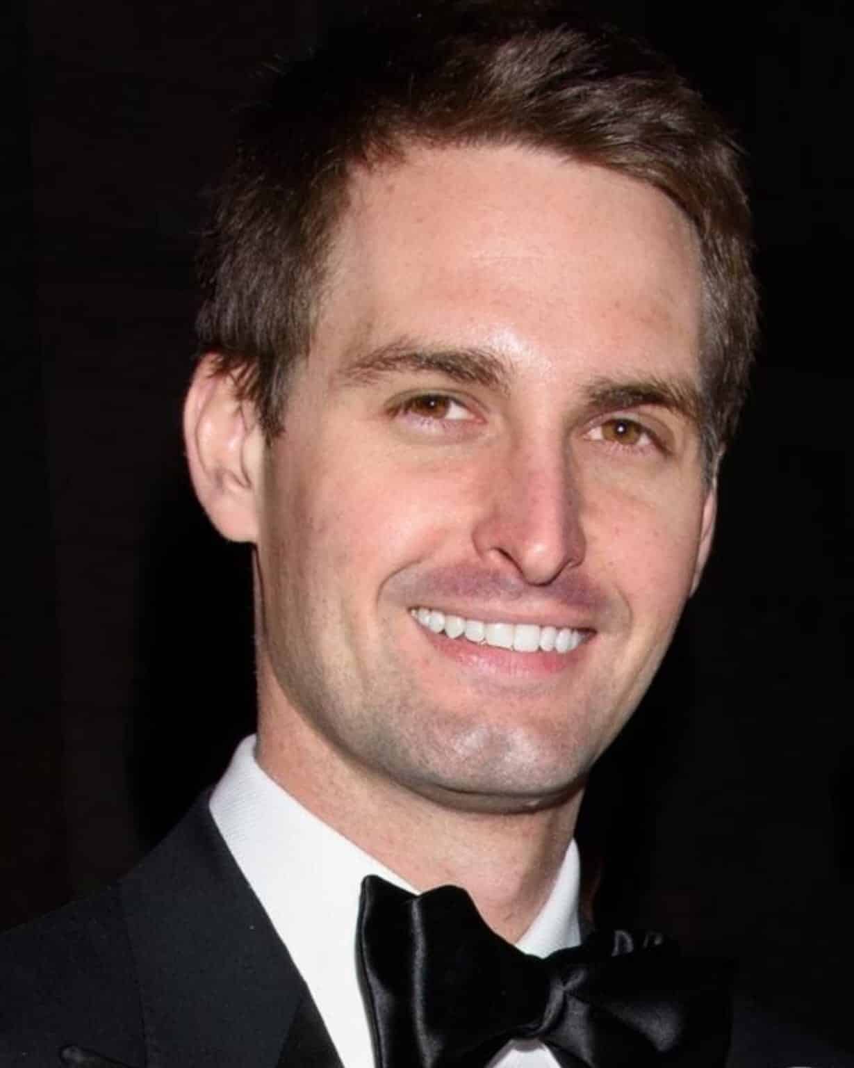 Evan Spiegel biography in english (Founder of Snapchat and Ceo of Snap ...