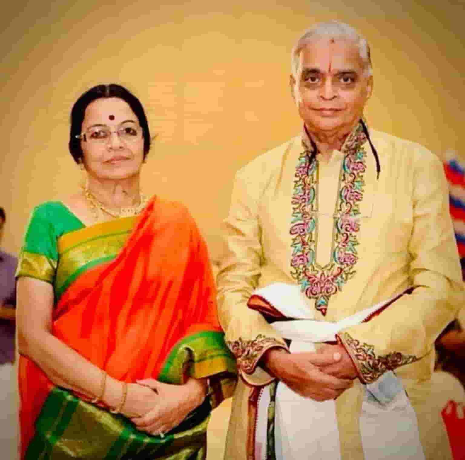 Vedant Madhavan biography in english (Indian swimmer and son of R ...