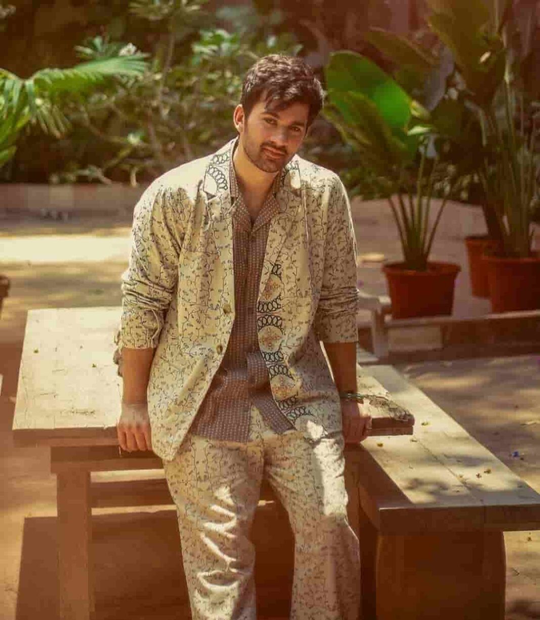 Karan deol biography in english (son of Sunny Deol), Age, Wife name ...