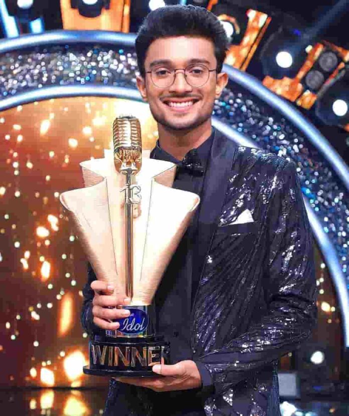 Rishi singh biography in english (Indian singer) - Study By Mind