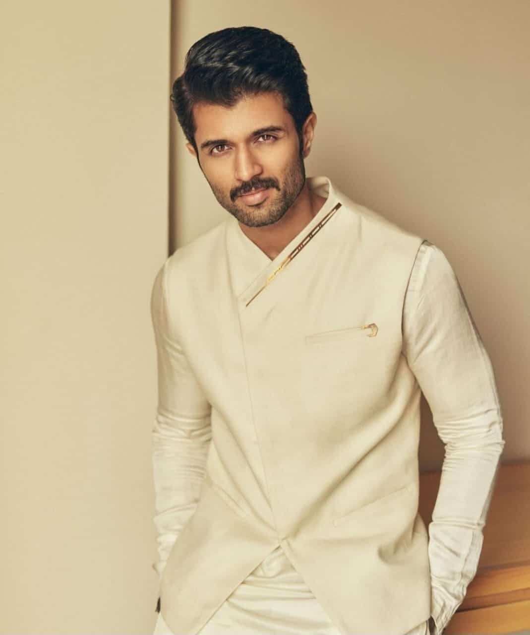 Vijay deverakonda biography in english (Indian actor) - Study By Mind