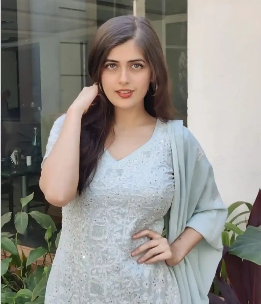 उर्वी सिंह जीवन परिचय Urvi singh biography in hindi (भारतीय अभिनेत्री ...