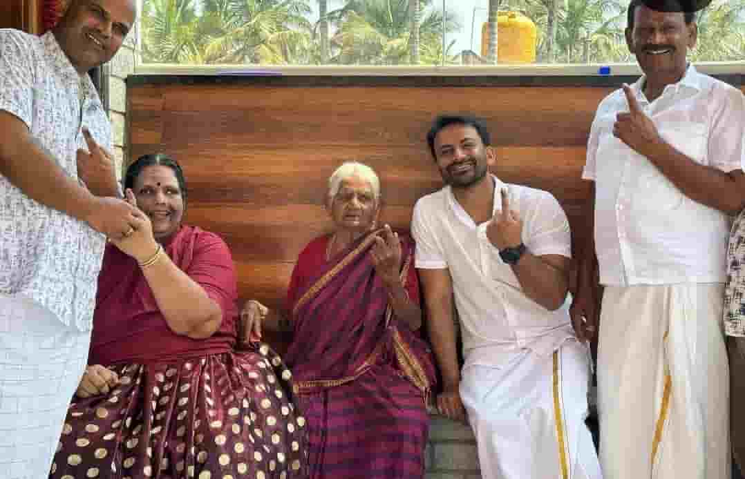 दाली धनंजय जीवन परिचय Daali Dhananjay Biography in hindi (अभिनेता ...