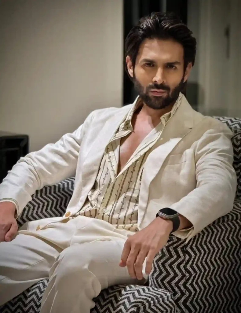 कार्तिक आर्यन का परिचय Kartik aaryan biography in hindi (अभिनेता ...
