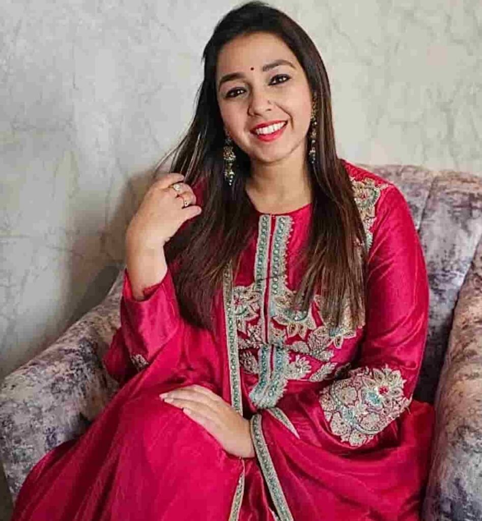 मान्या अरोरा जीवन परिचय Maanya arora biography in hindi (गायिका ...
